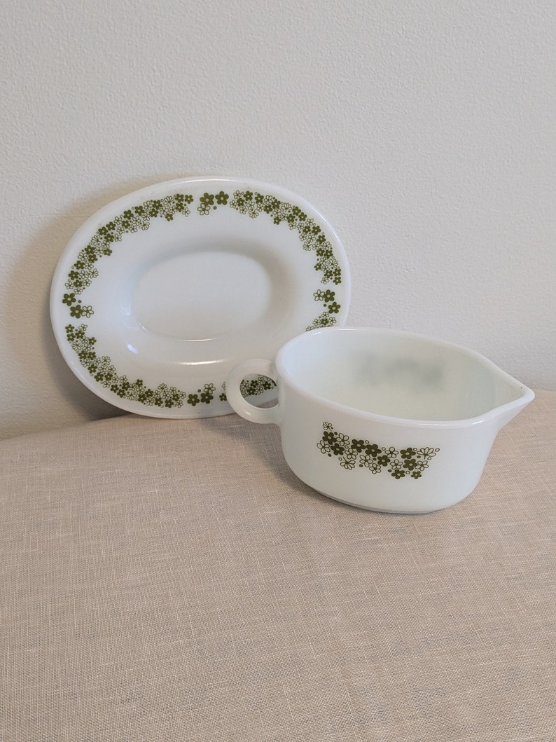 Vintage Pyrex Corelle Crazy Daisy Spring Blossom Gravy Boat and Plate ...