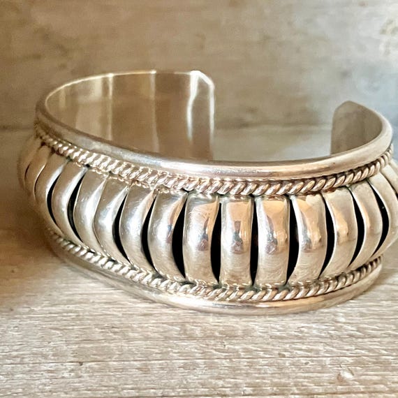Navajo Ray Begay Sterling Silver Ribbed Melon Cuff Br… - Gem