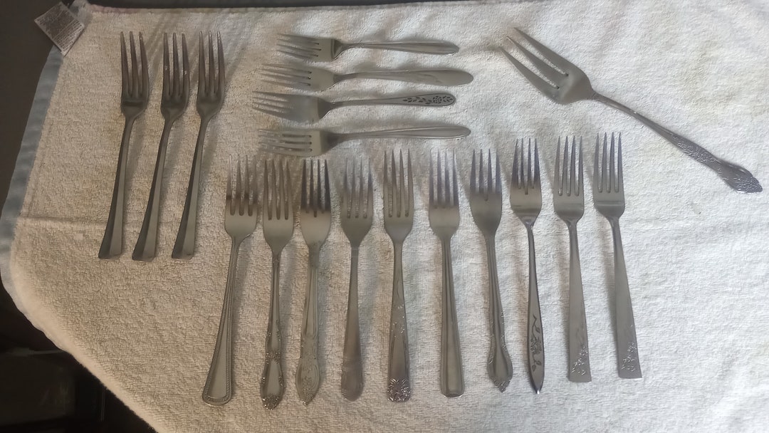 18 Different Forks and 1 Large Server Fork - Etsy