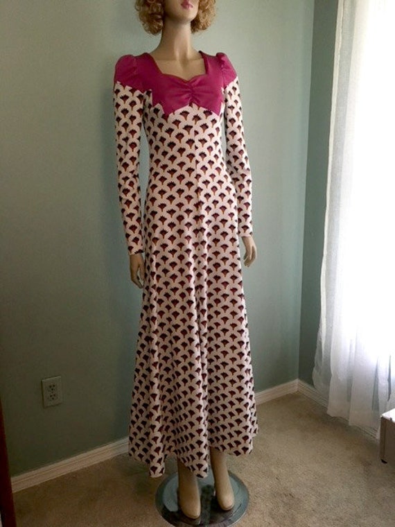 1972 Long-Sleeved Mod Themed Prom Gown - Gem