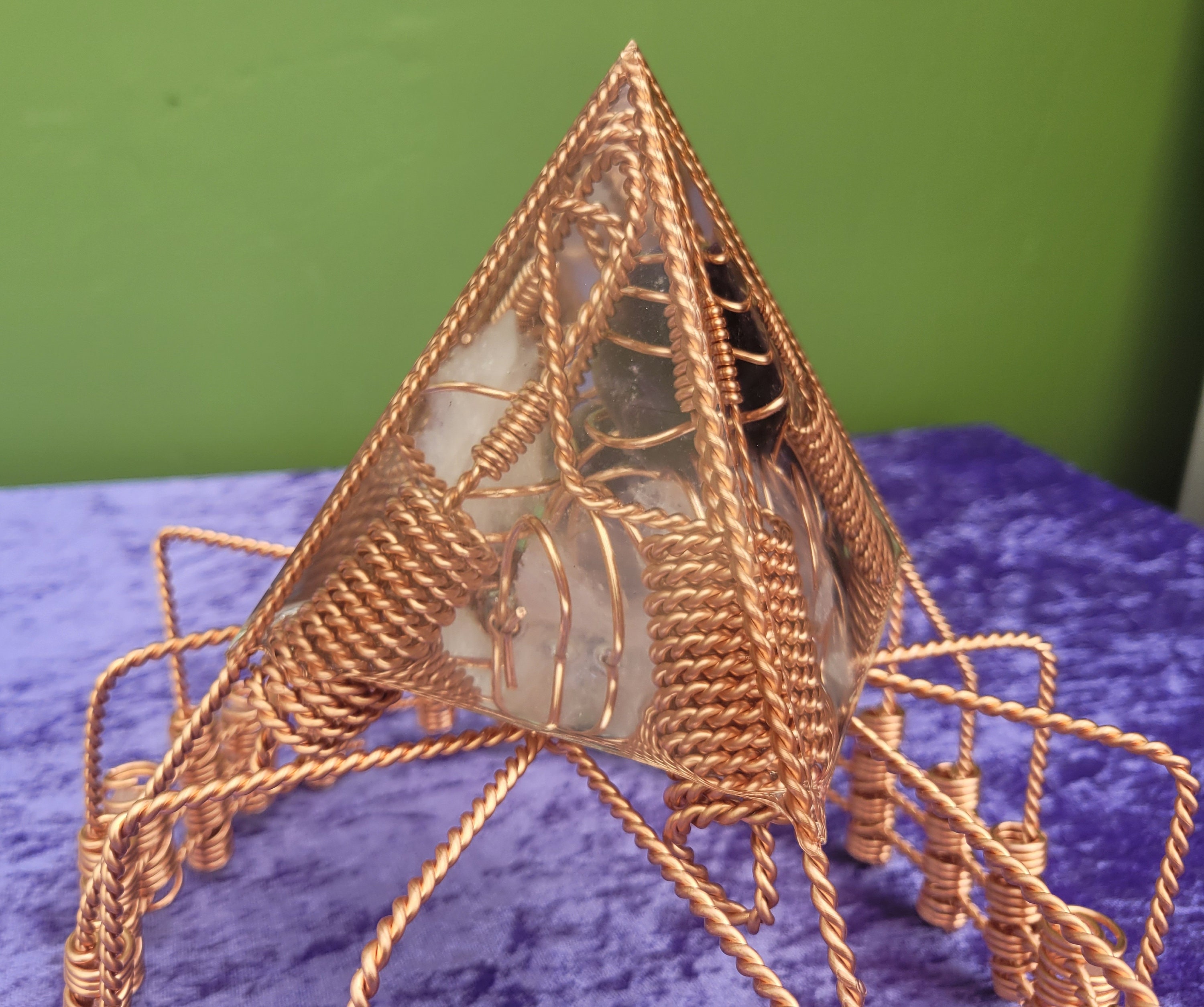 Tensor Healing Crown 2 X 333mhz Earth Resonance Base With 8 Quartz ...