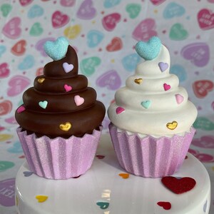 Set of 2 Valentine Cupcakes - Etsy