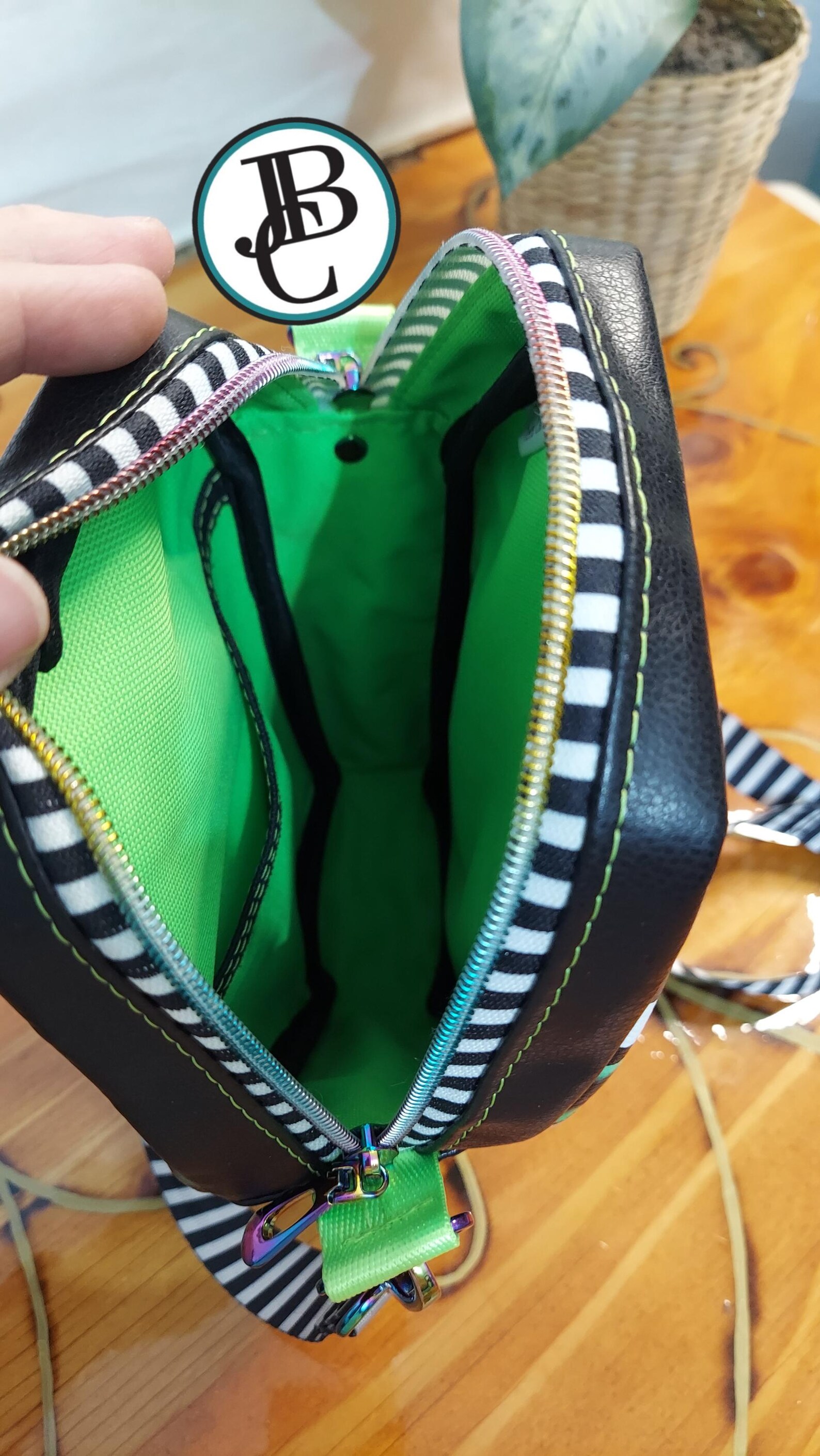 Coffin Crossbody, Beetlejuice Purse, Sandworm Handbag, Beetlejuice Bag ...