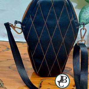 Coffin Crossbody, Beetlejuice Purse, Sandworm Handbag, Beetlejuice Bag ...