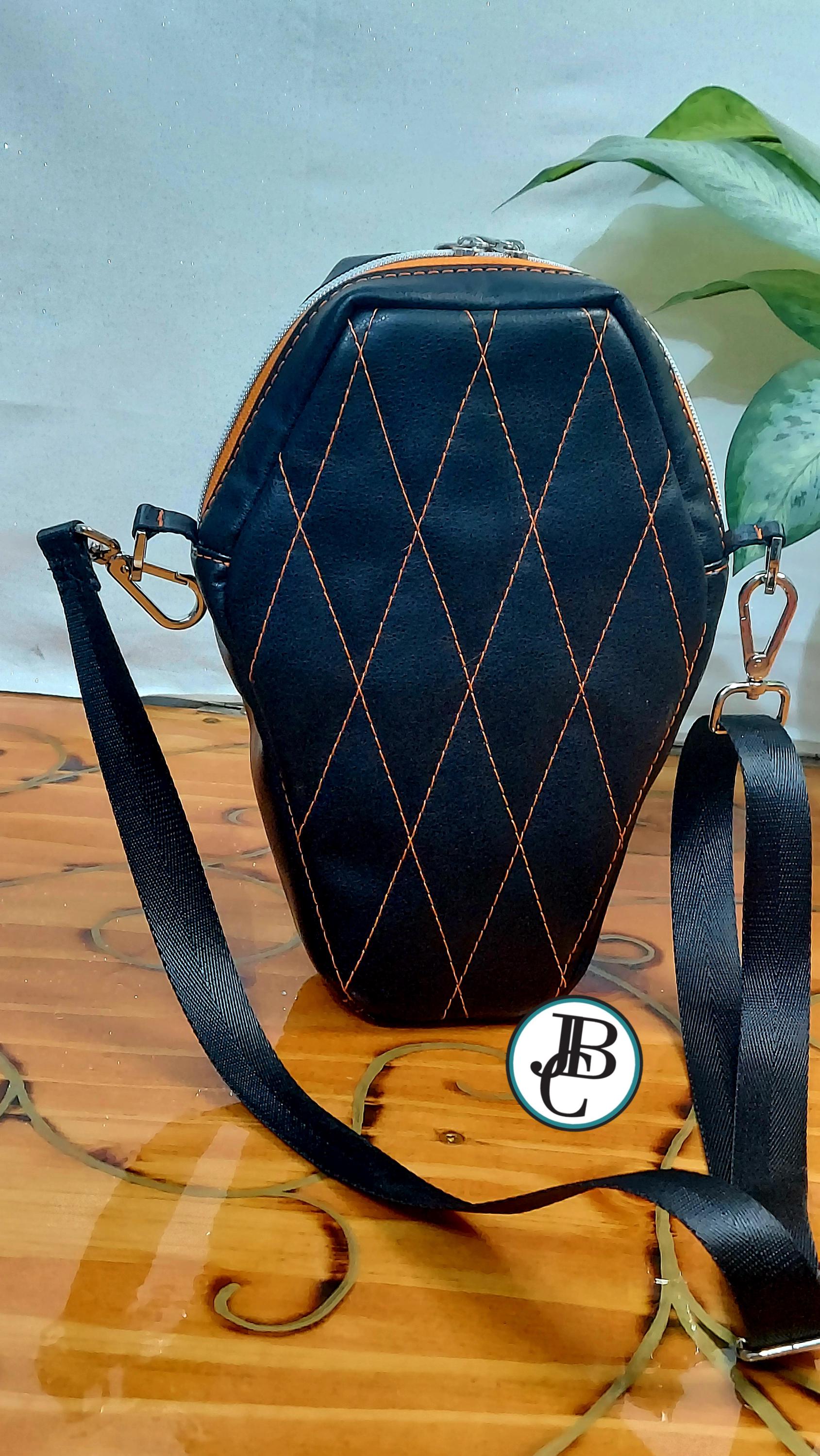 Coffin Crossbody, Beetlejuice Purse, Sandworm Handbag, Beetlejuice Bag ...