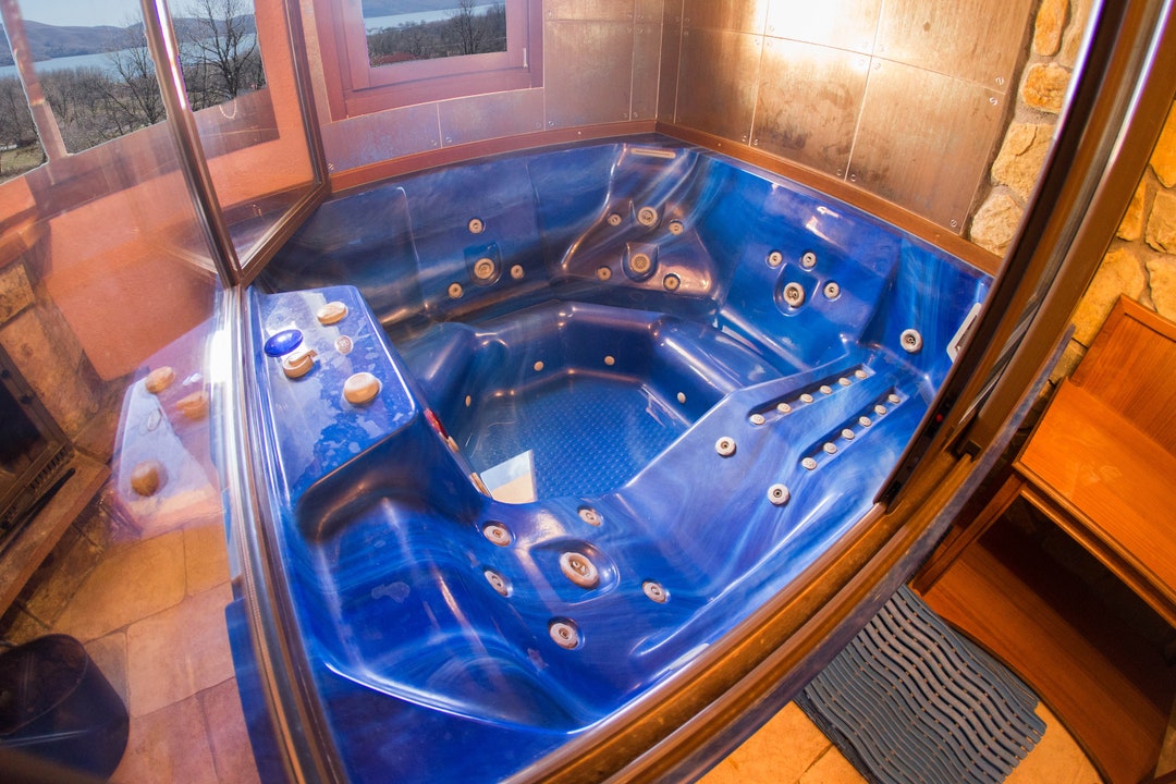 Indoor Mini Spa Heated Pool With 45 Aero/hydromassage Jets and 5 Adults ...