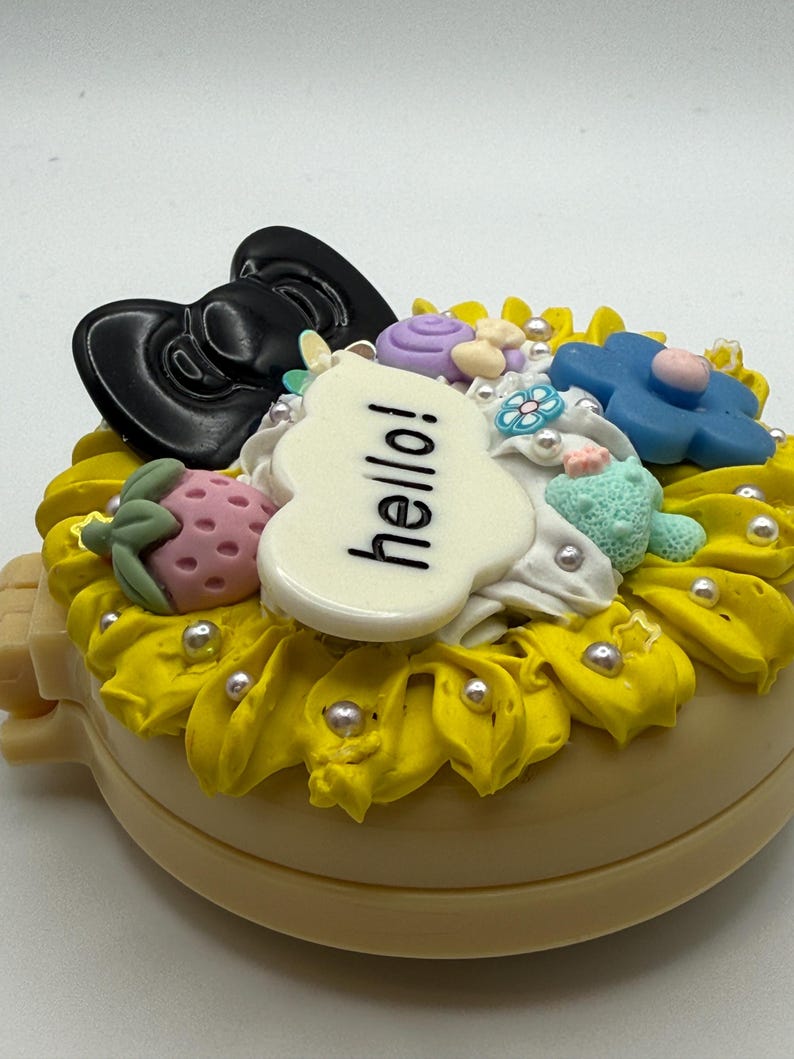 Kawaii Decoden Travel Mirror & Hairbrush Yellow Base With Hello ...