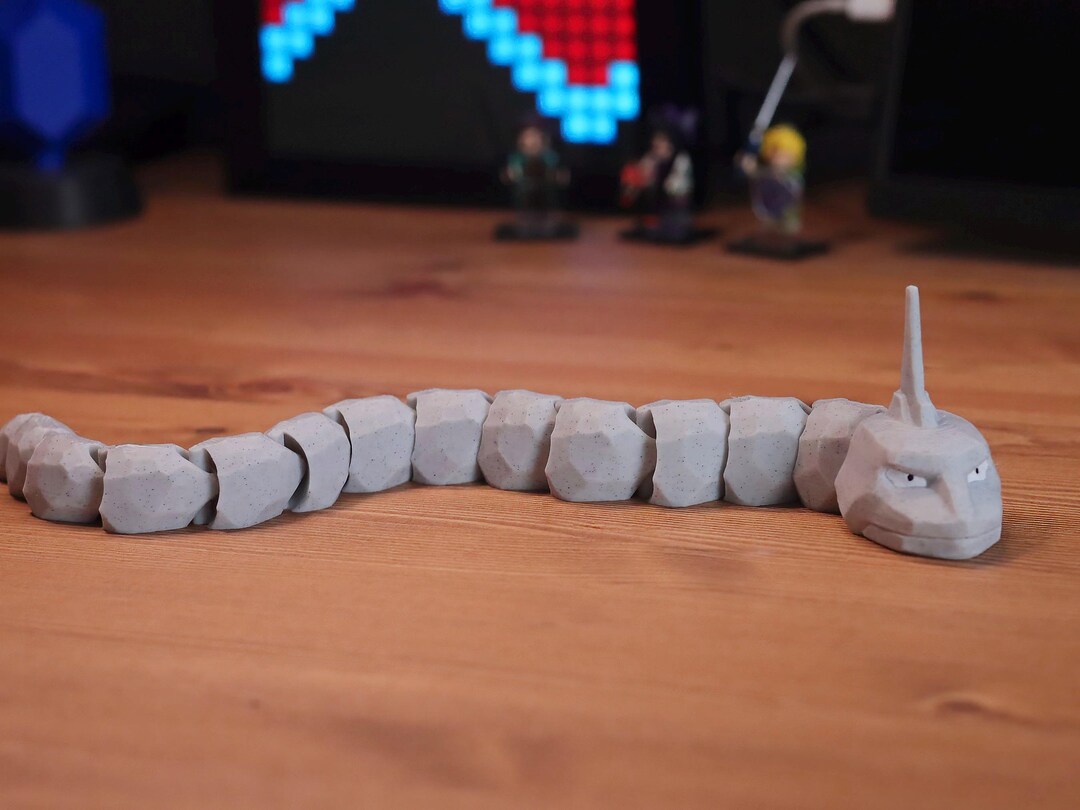 Articulated Onix - 37cm Long, Flexible Fidget Desk Toy for Kids and ...