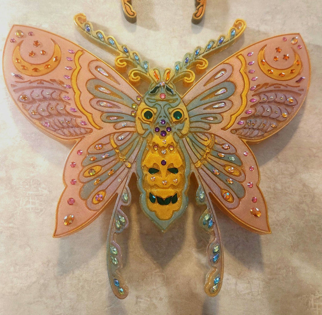 The Crystal Covered Luna Moth Wall Decoration Handpoured Resin Art With ...