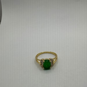 Vintage Gold Jade Ring | Small Emerald Green Fun Jade Lucky Gemstone ...