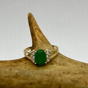 Vintage Gold Jade Ring | Small Emerald Green Fun Jade Lucky Gemstone ...