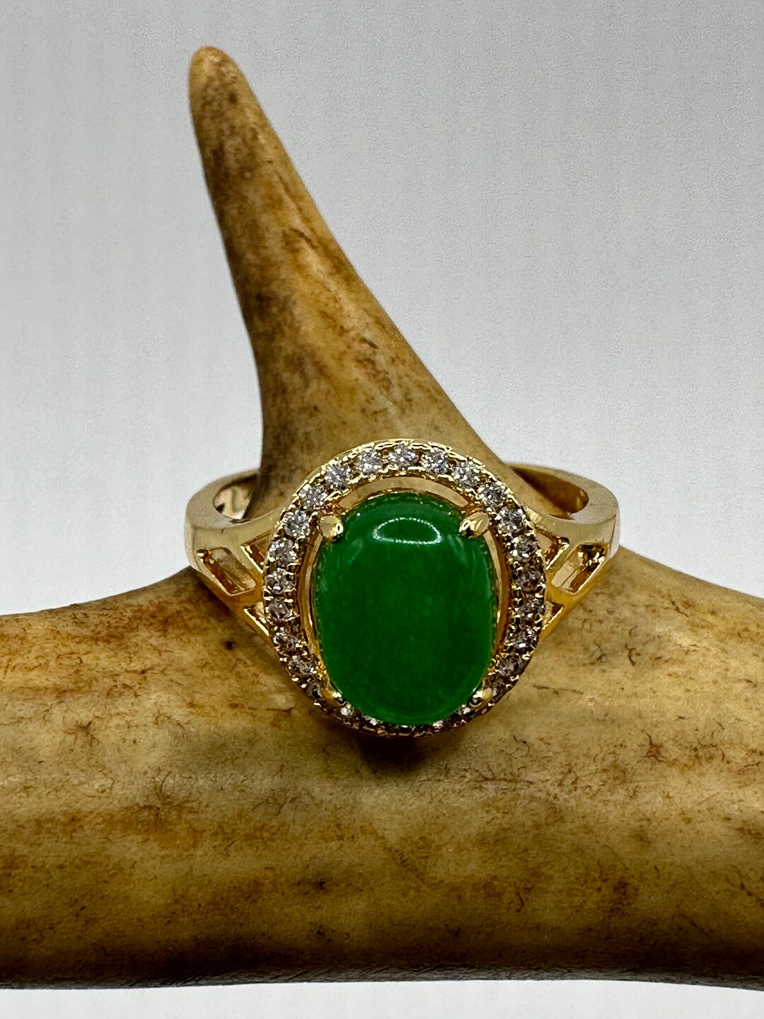 Vintage Gold Jade Cocktail Ring - Green Oval Shape Antique Design ...