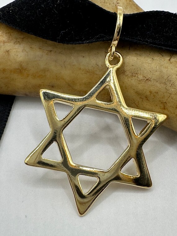 Vintage 9k Gold Star of David Jewish Star Black Velve… - Gem