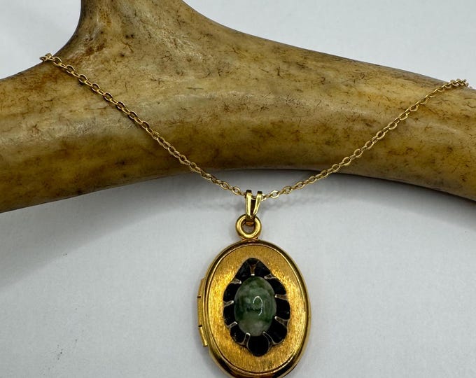 Vintage Green Jade Gold Locket | Tiny 9k GF Pendant Photo Charm | Gold ...