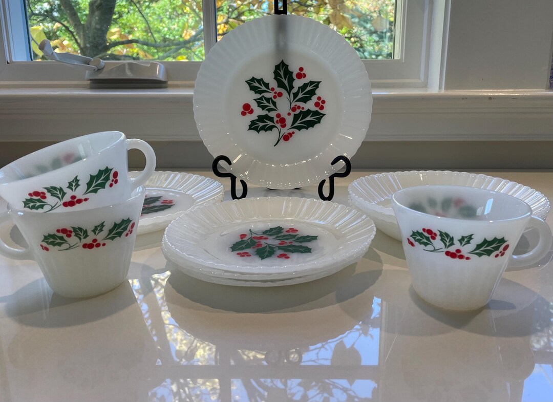 Vintage Termocrisa Christmas Holly Milk Glass Dinnerware Pieces - Etsy