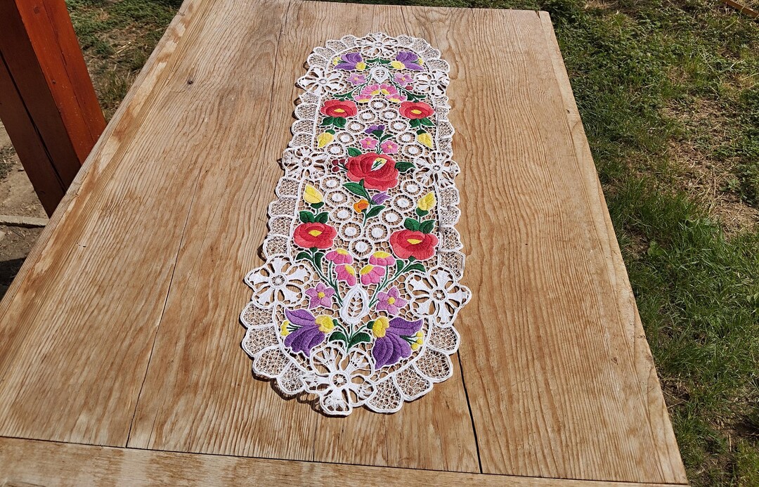 Vintage Folk Traditional Hungarian Embroidery Centerpiece, Kalocsa Folk ...