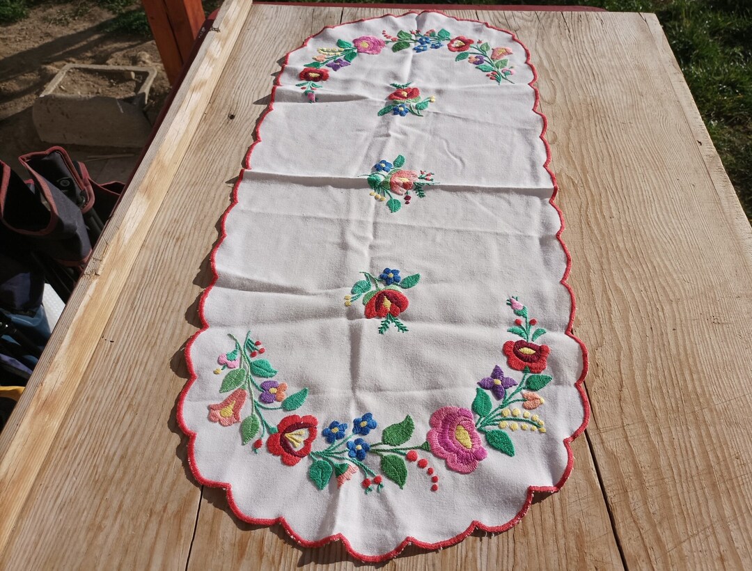 Traditional Folk Hungarian Embroidered Oval Tablerunner, Hand ...