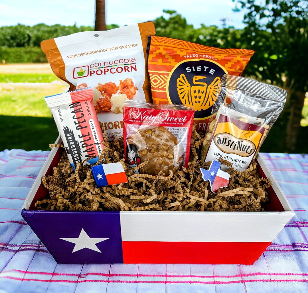Texas Tidbits Snack Sampler Gift Basket, Southern Snacks Collection ...