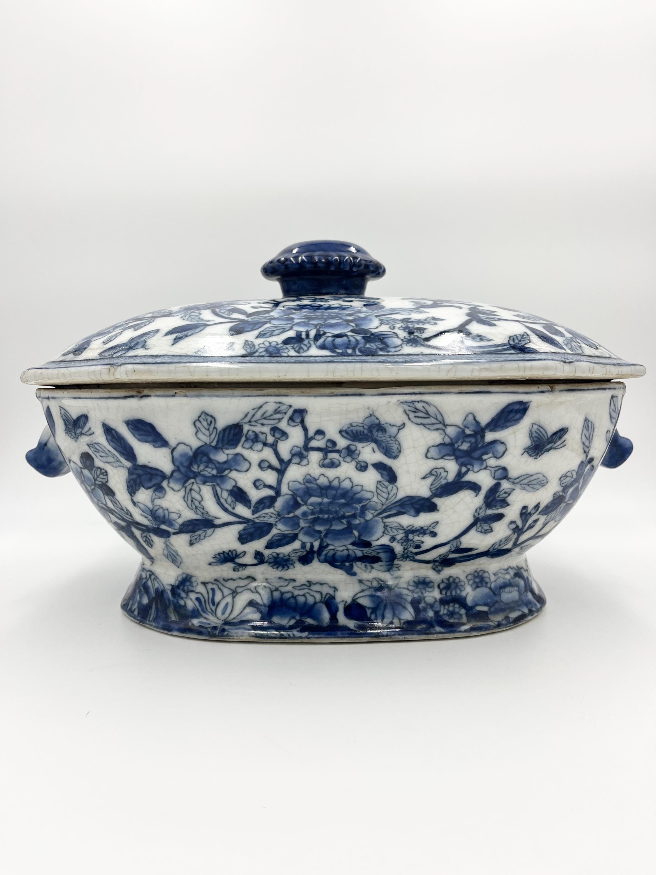 Vintage Chinese Porcelain Blue and White Tureen, Flowers and ...