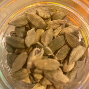 Organic Cardamom Whole Green Pods - Etsy