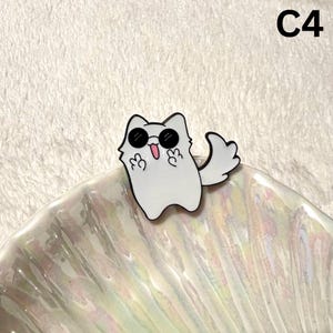 Satoru Gojo Enamel Pin, Jujutsu Kaisen Pin Collection, Gojo Anime ...