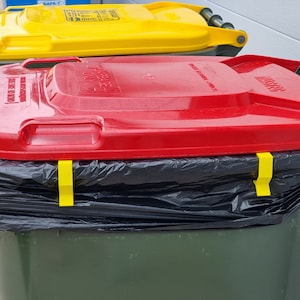 Wheelie Bin Liner Clips / Tablecloth Clip (set of 4) - Etsy UK