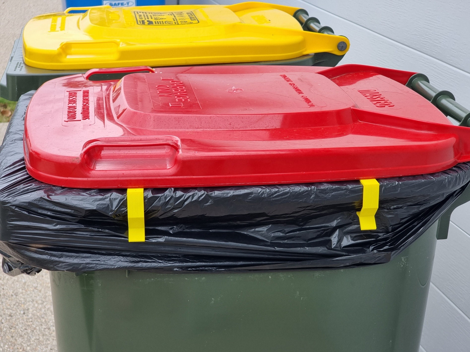 Wheelie Bin Liner Clips / Tablecloth Clip (set of 4) - Etsy UK