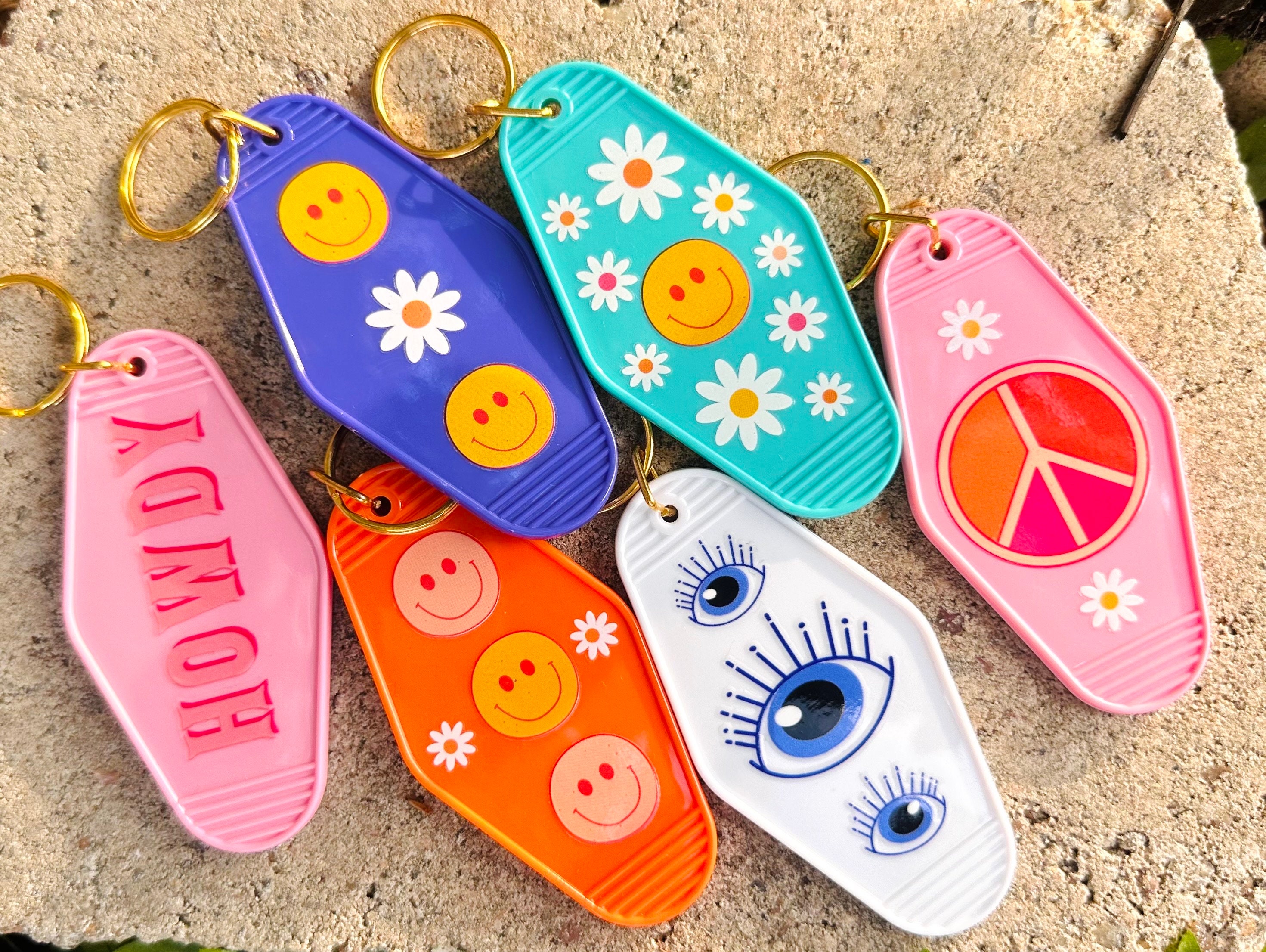 Vintage Motel Keychainssmiley Face Keychainsflowers Retro ...