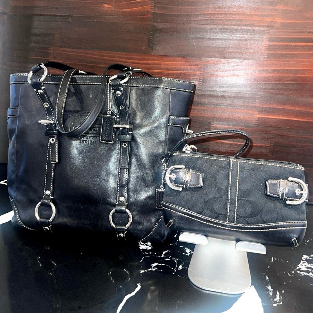 Sale! Coach Black Leather Tote Bag No. G0820-F11524 + Matching Wristlet ...