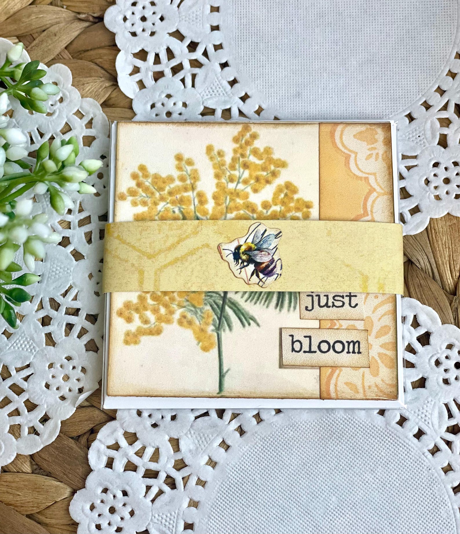Note Card Pocket. Bee and Garden Theme, Includes Tea and (3) Handmade ...