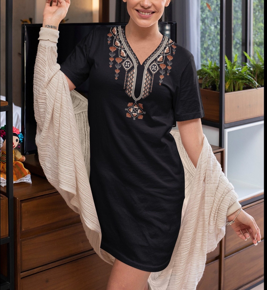 Ethnic Floral Tunic Neckline Machine Embroidery Pattern for Women Neck ...