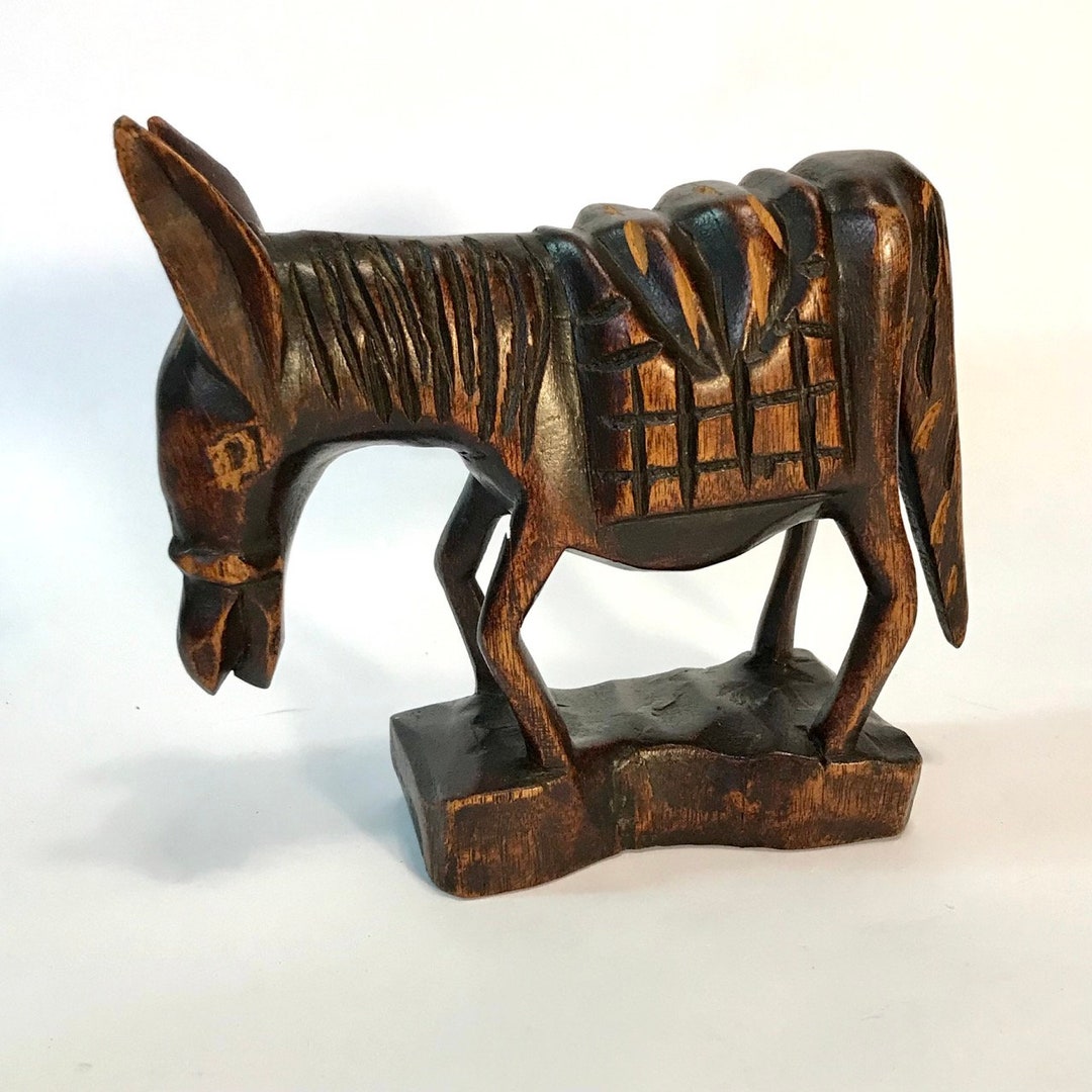 Vintage Primitive Native Hand Carved Burrow With Blanket Folk Art ...