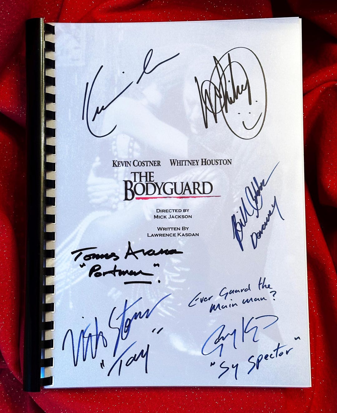 THE BODYGUARD Signed Movie Script, Birthday Gift, Movie Gift, Film ...