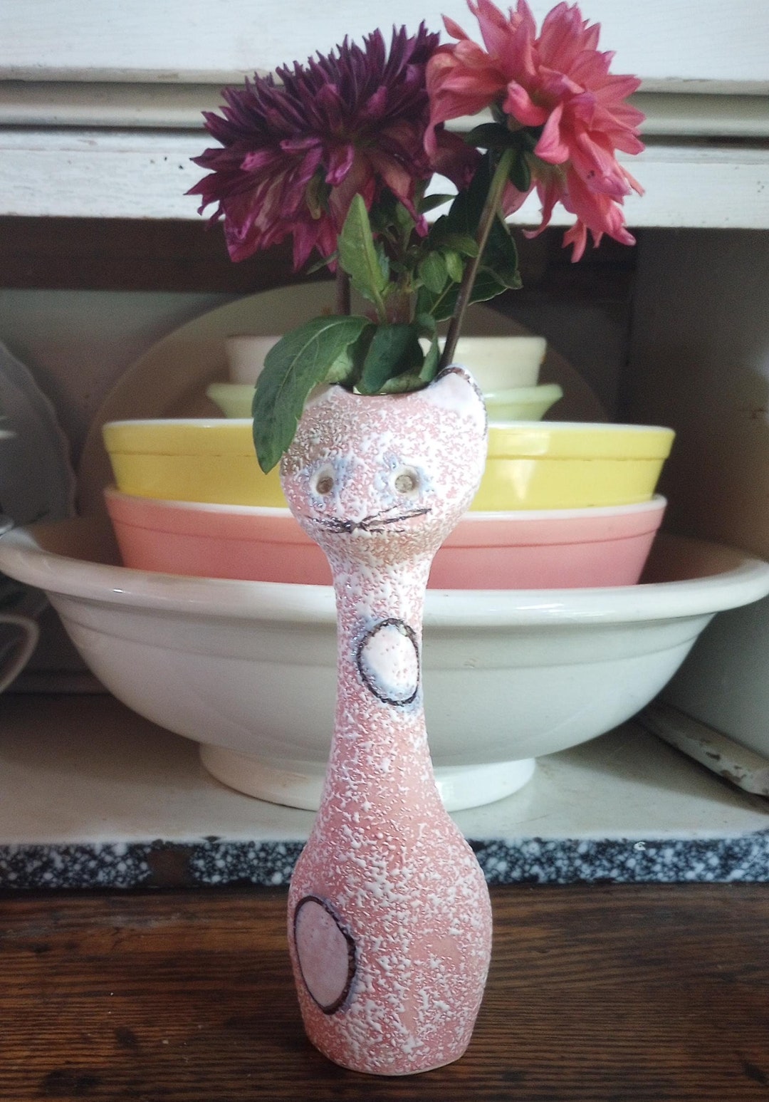 Pink Kitty Cat Bud Vase, Kitschy Mid Century, Textured White Glaze Over Pink Pottery Modern Cat ...