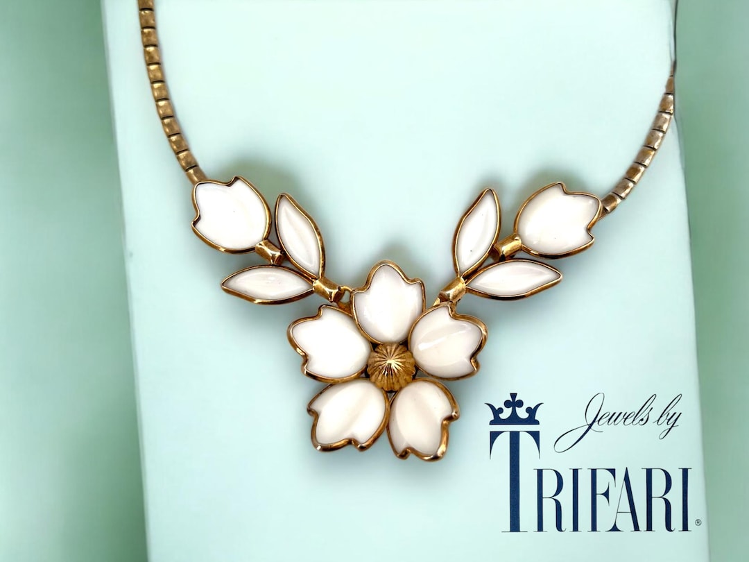 Crown Trifari Necklace Dogwood Early 1950s Vintage USA Milk Glass ...