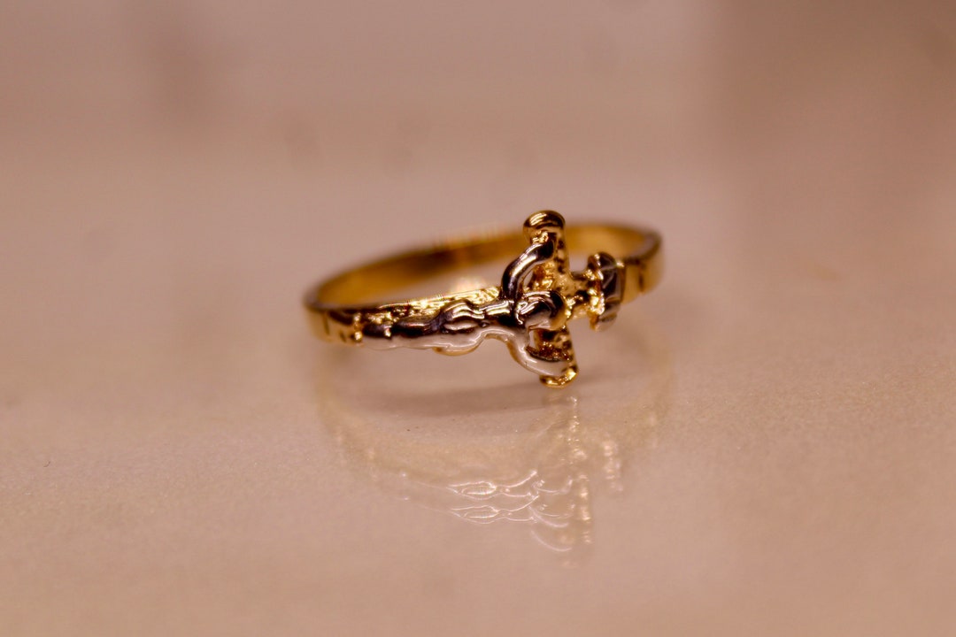 Crucifix Ring - Etsy