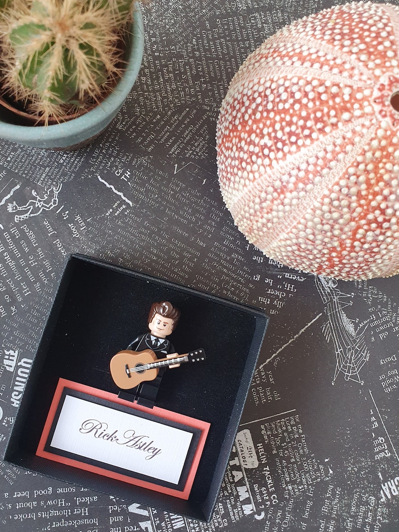 Rick Astley LEGO® Minifigure Keychain: 80s Music Gift - Etsy
