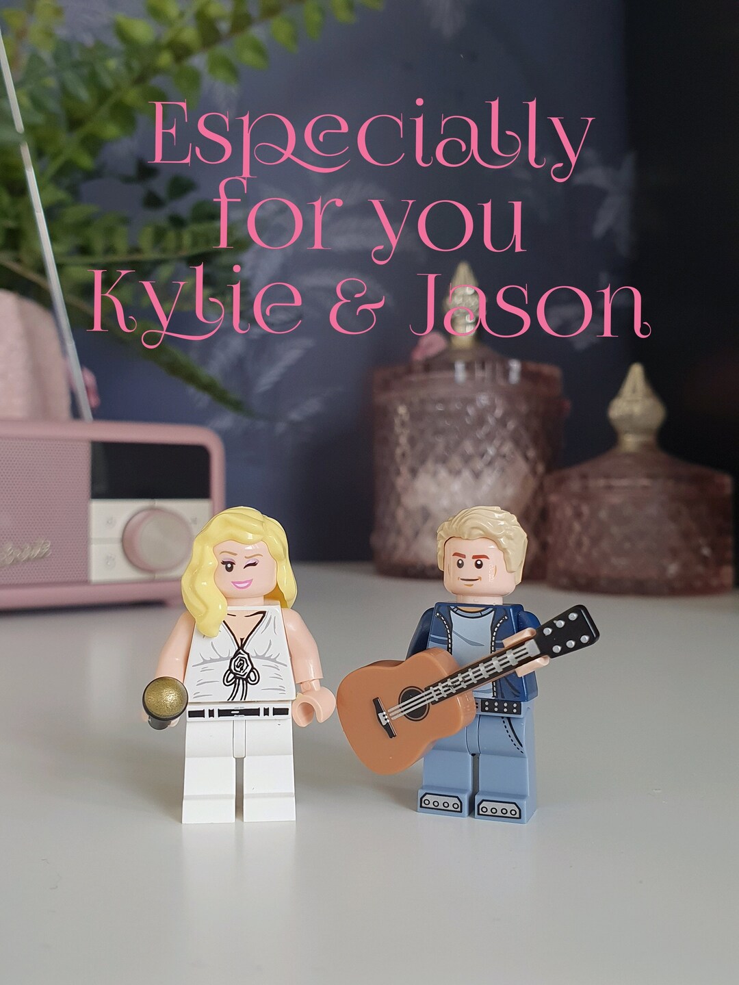 Kylie Minogue & Jason Donovan LEGO® Minifigure Set: 80s Pop Music Gift ...