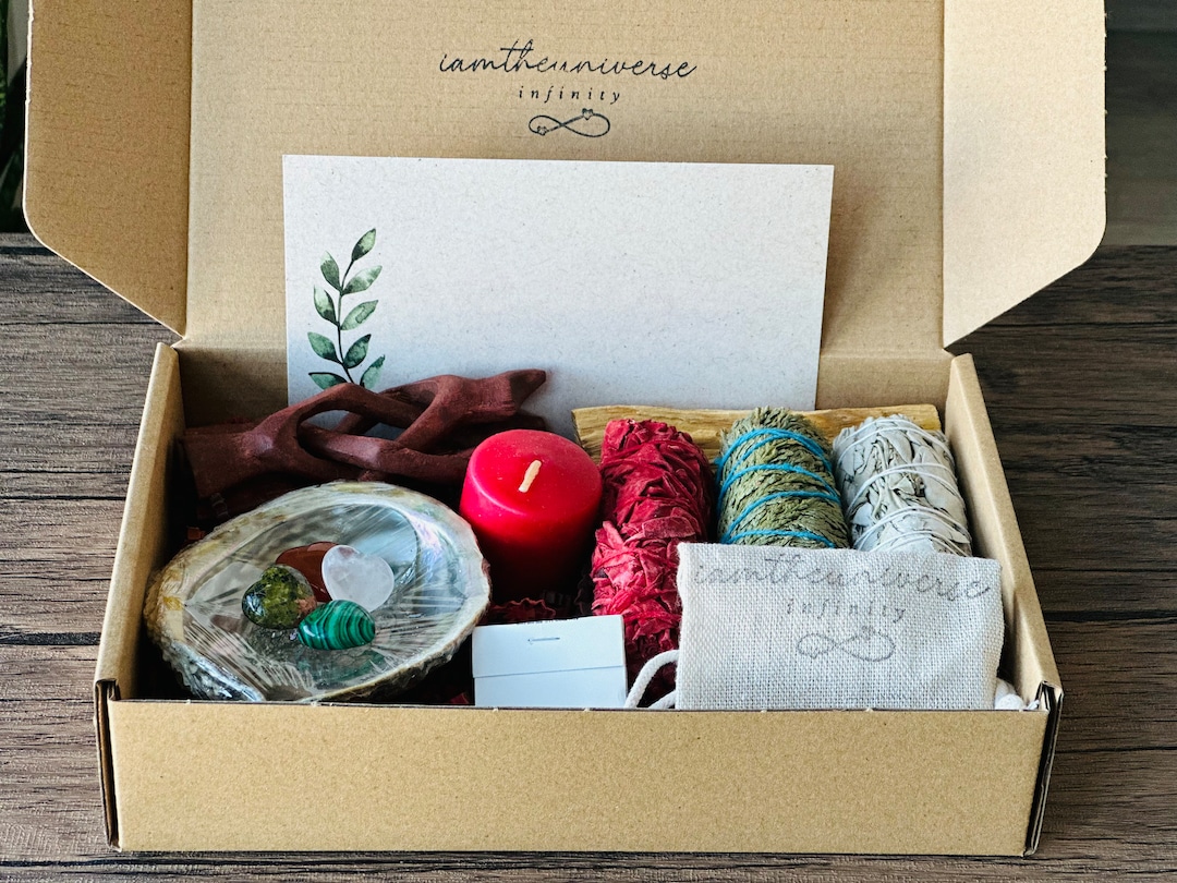Spiritual Cleansing Smudge Kit Gift Box, Sage, Cedar, Palo Santo ...