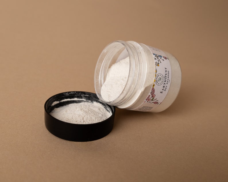 EARTHDUST Dry Shampoo With Brahmi, Triphala, Sandalwood and Rosemary ...