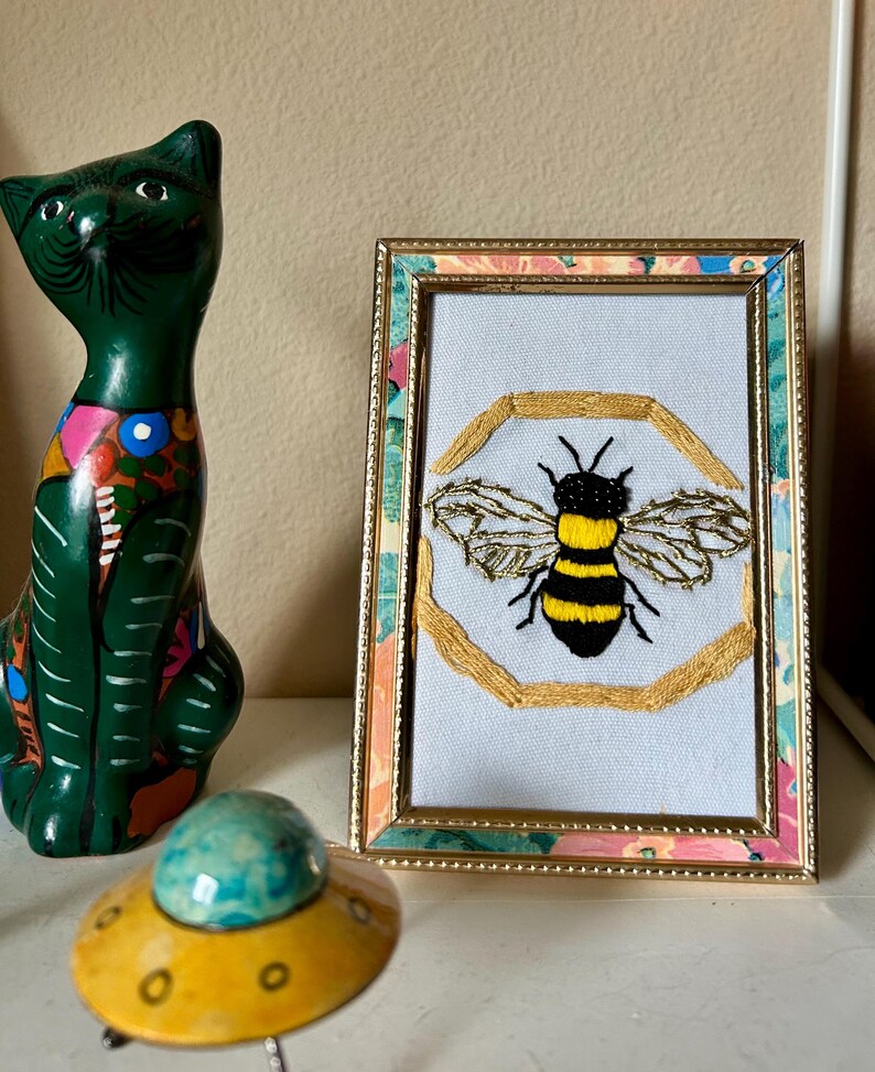 Hand-embroidered Bee in Vintage Frame - Etsy