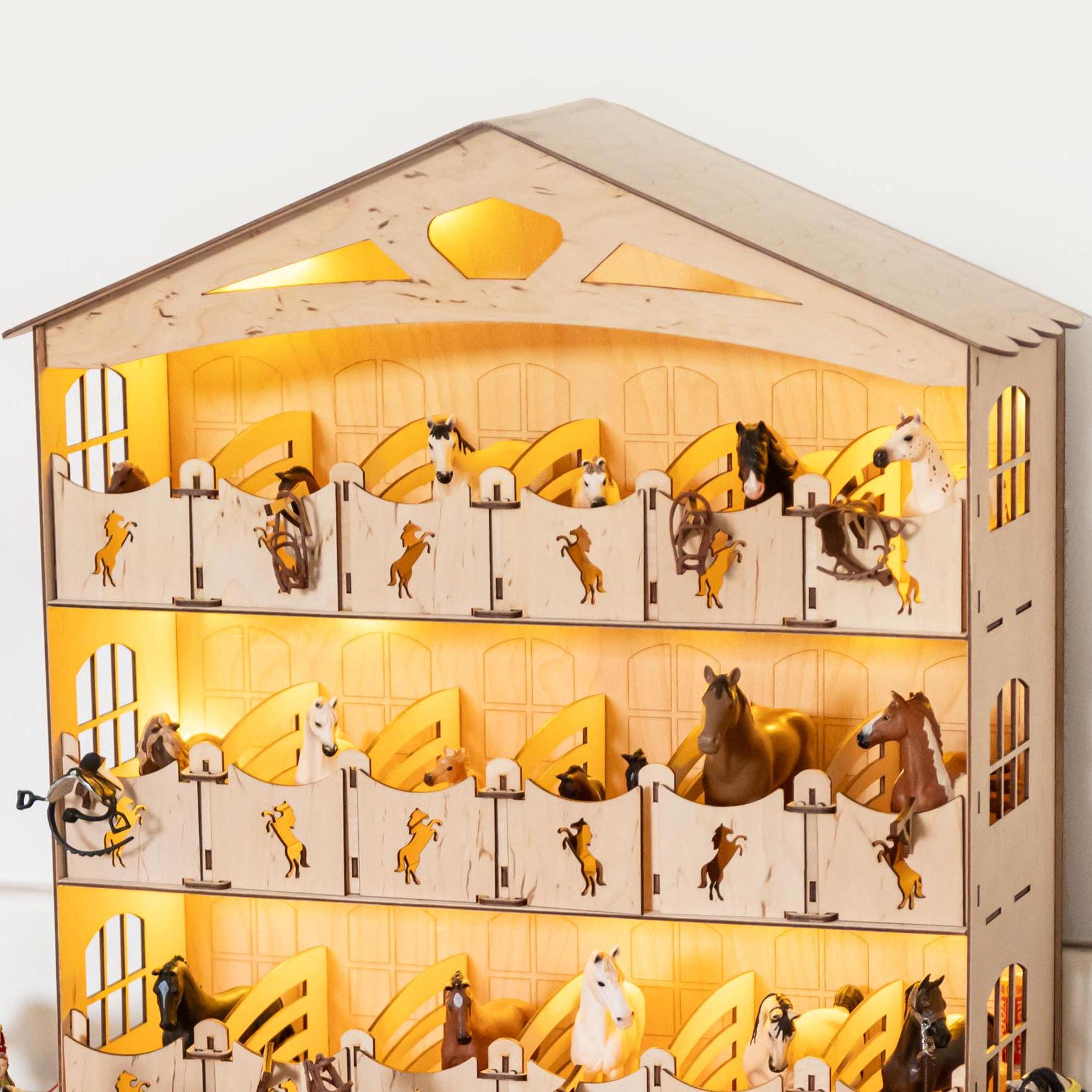 NEW MODEL Stable 36 Stall+lighting+accesories for Schleich Papo Breyer ...