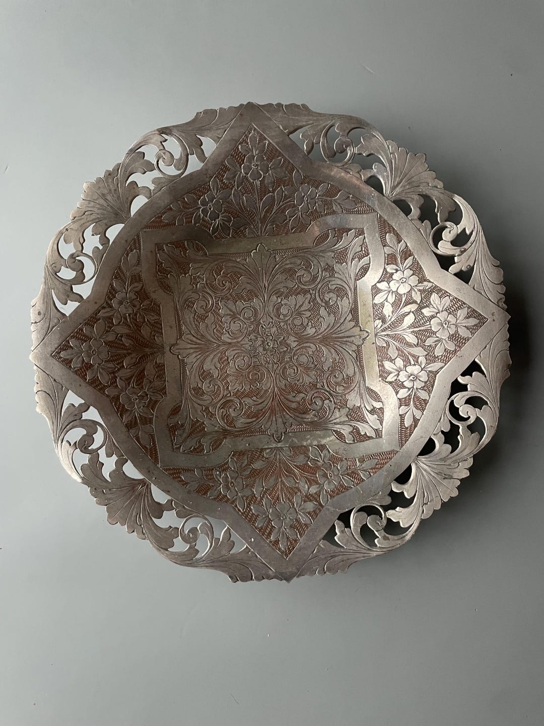 Vintage Metal Pedestal Tray / Raised Tray / Decorative Scalloped Edge ...