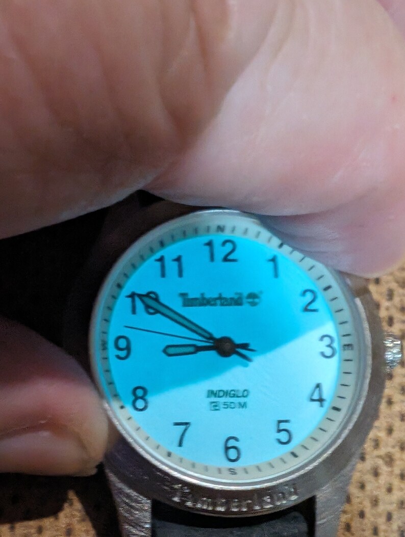 Timberland Indiglo Unisex Size With White Dial and New Battery Keeps ...