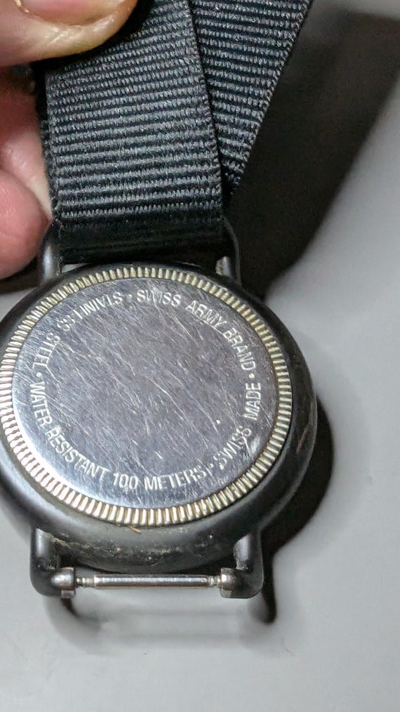 Vintage Swiss Army field watch with new battery and n… - Gem