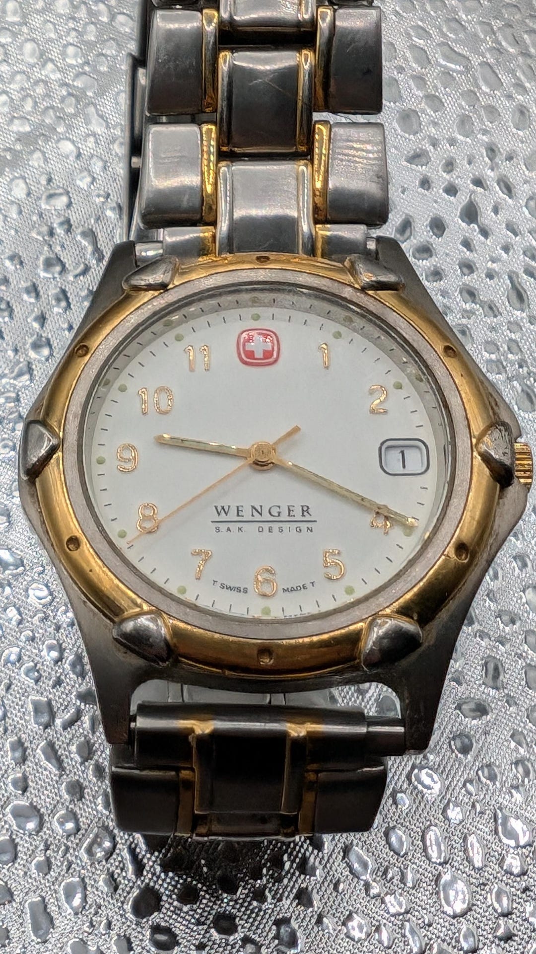 Vintage Wenger Sak Design Quartz Army Watch. is in Excellent Condition ...