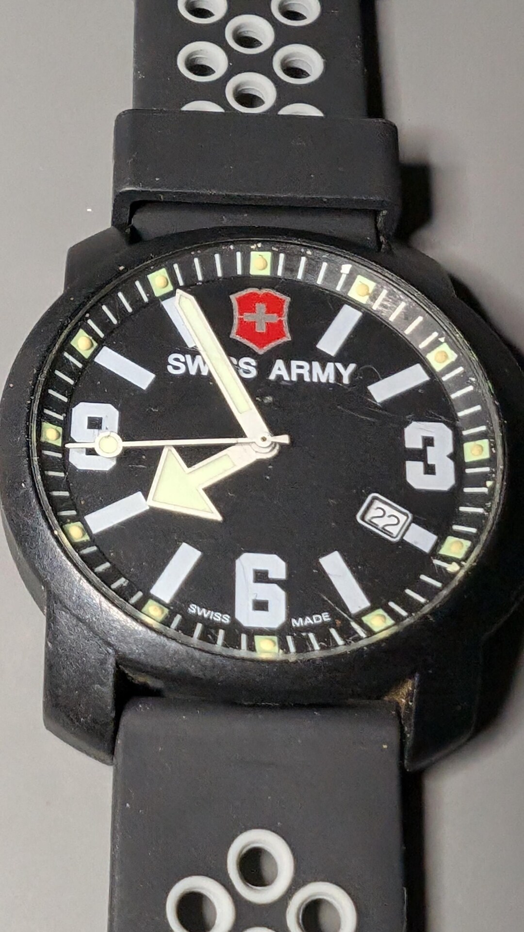 Vintage Men's Swiss Army Recon Watch With New Battery and New Black ...
