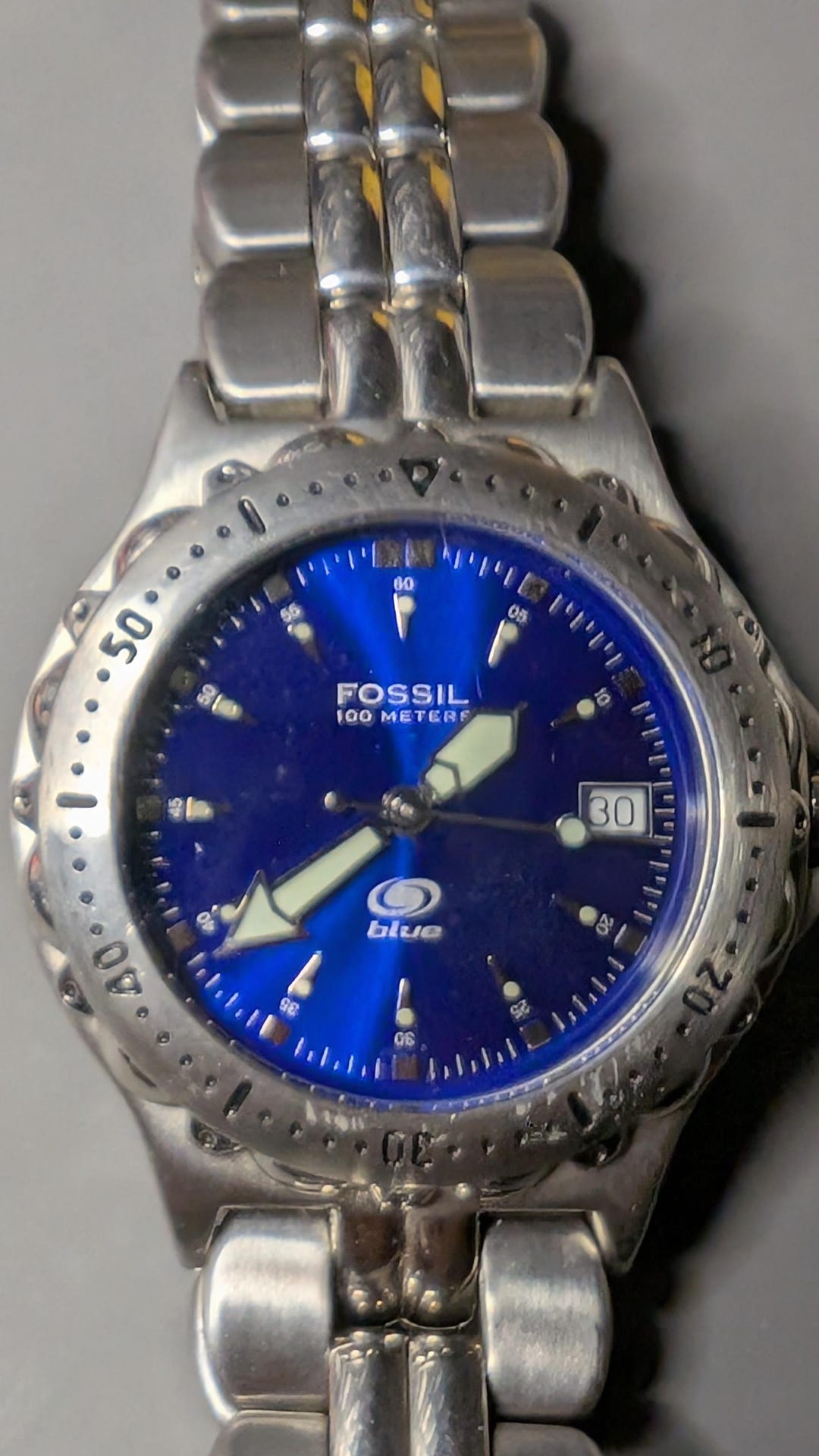 Fossil Blue Diver Style Watch With New Battery and Original Bracelet Band. Very Clean and Keeps ...