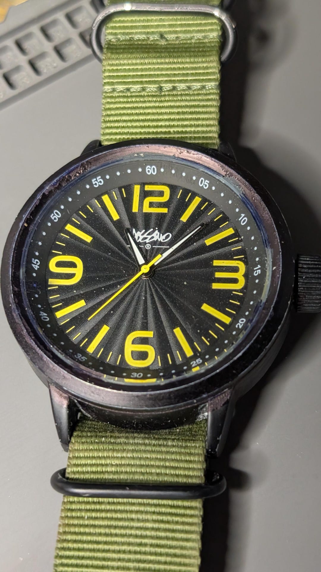 Mossimo Quartz Diver Style Watch With New Battery and Good Army Green ...