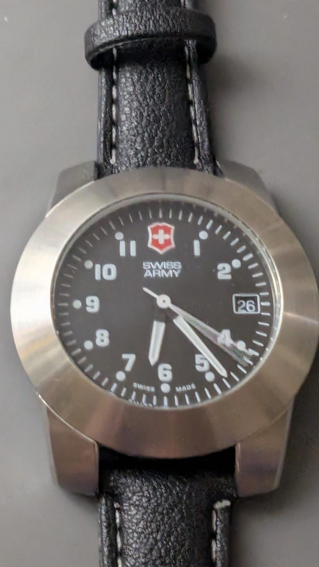 Heavy Made High Quality Swiss Army Quartz Watch With New Battery and New Leather Band. Keeps ...